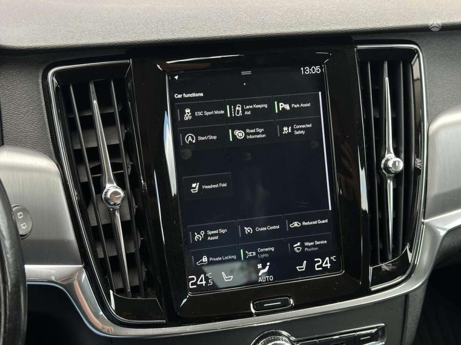 Black Volvo V90 2018 in Vilnius, with an engine capacity of 1.97 L and mileage of 460 thousand km for 9000 €, photo 17 on AUTOMOTO.COM.LV