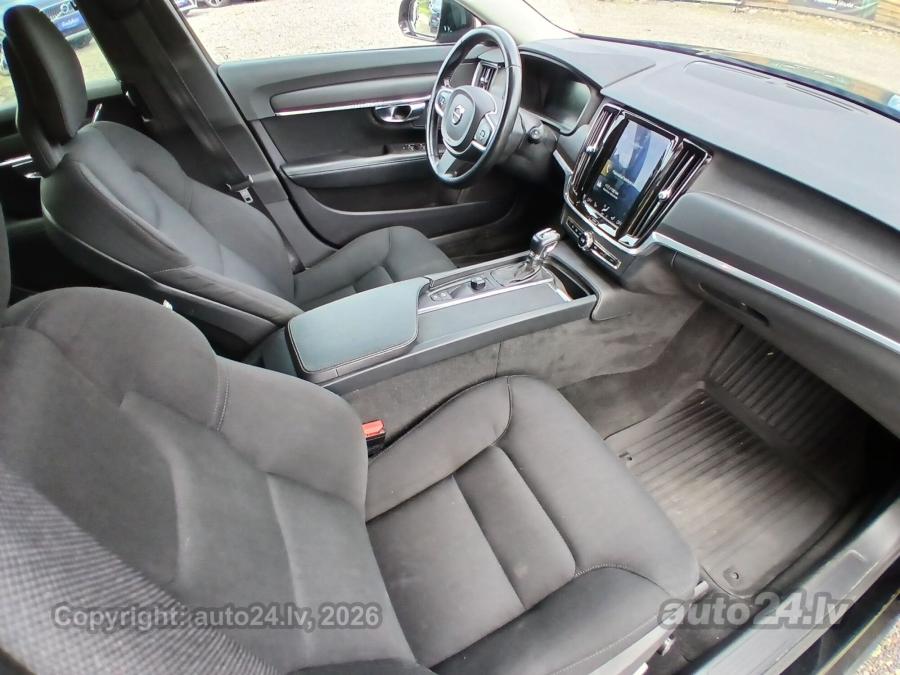 Melns Volvo V90 2018 Tartu, ar dzinēja tilpumu 2.00 L un nobraukumu 313 tūkst. km par 13900 €, foto 18 vietnē AUTOMOTO.COM.LV