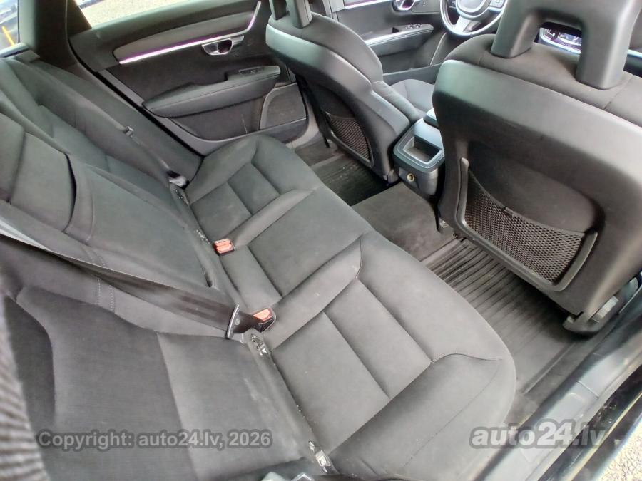 Melns Volvo V90 2018 Tartu, ar dzinēja tilpumu 2.00 L un nobraukumu 313 tūkst. km par 13900 €, foto 19 vietnē AUTOMOTO.COM.LV