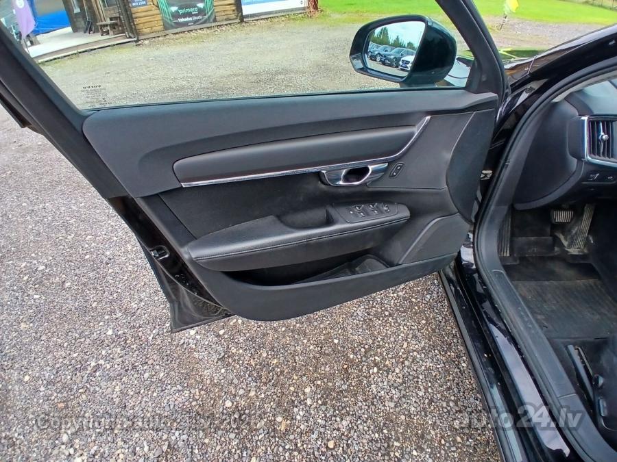 Melns Volvo V90 2018 Tartu, ar dzinēja tilpumu 2.00 L un nobraukumu 313 tūkst. km par 13900 €, foto 20 vietnē AUTOMOTO.COM.LV