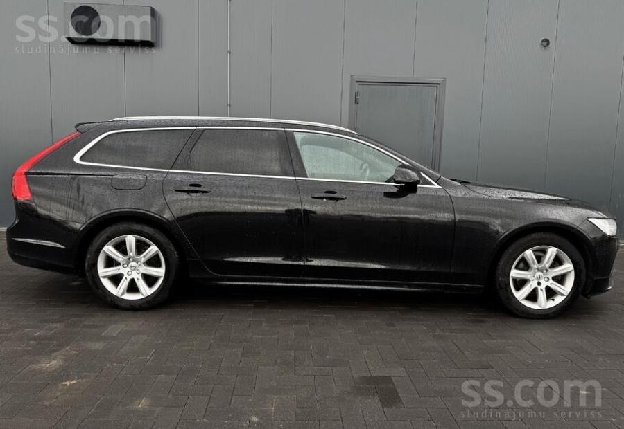 Black Volvo V90 2018 in Kuldiga, with an engine capacity of 2.00 L and mileage of 211 thousand km for 15400 €, photo 6 on AUTOMOTO.COM.LV