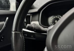 Black Volvo V90 2018 in Kuldiga, with an engine capacity of 2.00 L and mileage of 211 thousand km for 15400 €, photo 11 on AUTOMOTO.COM.LV