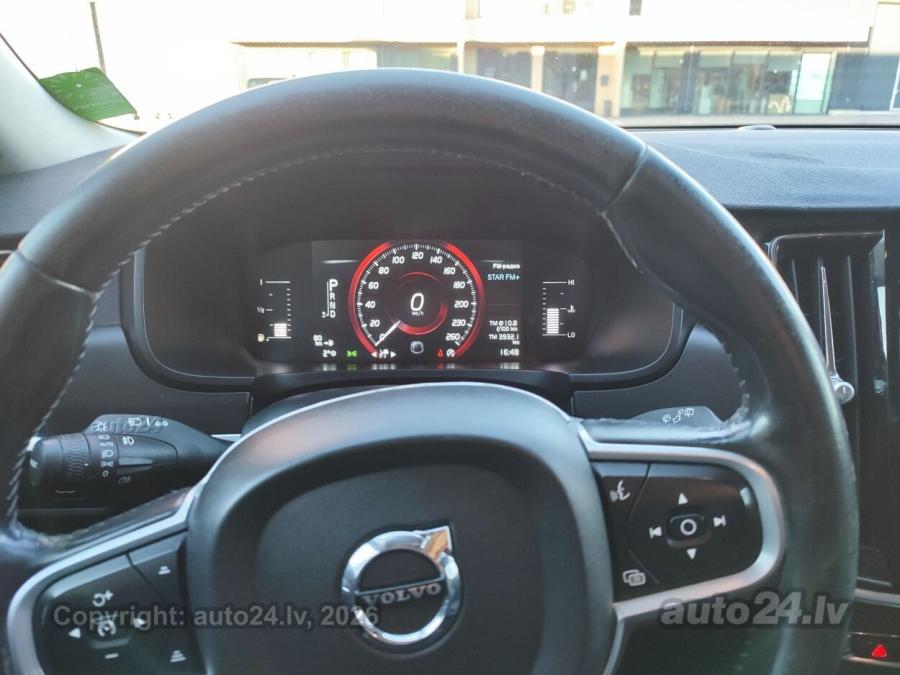 Black Volvo V90 2018 in Tallinn, with an engine capacity of 2.00 L and mileage of 490 thousand km for 11600 €, photo 8 on AUTOMOTO.COM.LV