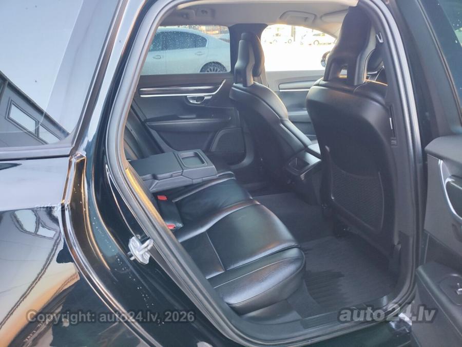 Black Volvo V90 2018 in Tallinn, with an engine capacity of 2.00 L and mileage of 490 thousand km for 11600 €, photo 11 on AUTOMOTO.COM.LV