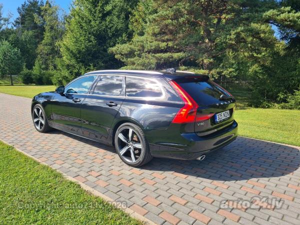 Black Volvo V90 2018 in Tallinn, with an engine capacity of 2.00 L and mileage of 213 thousand km for 16500 €, photo 4 on AUTOMOTO.COM.LV