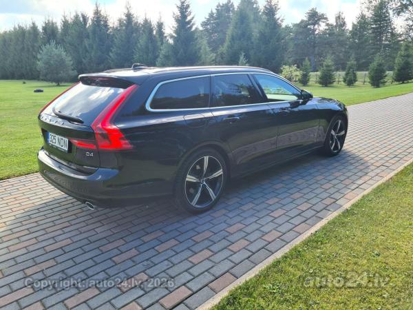 Black Volvo V90 2018 in Tallinn, with an engine capacity of 2.00 L and mileage of 213 thousand km for 16500 €, photo 6 on AUTOMOTO.COM.LV