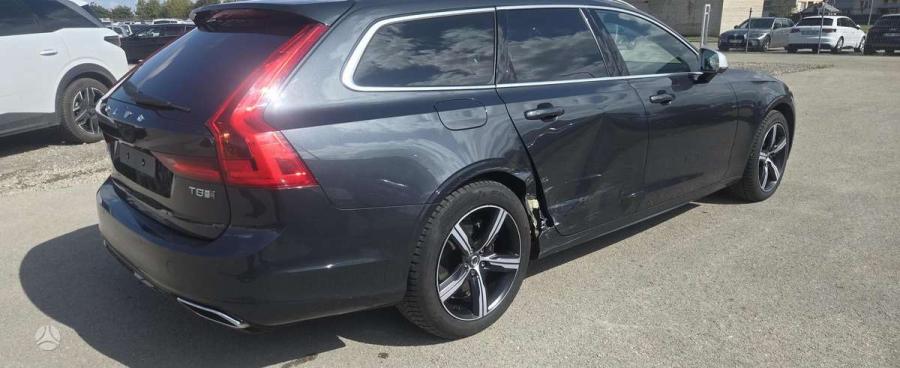 Melns Volvo V90 2018 Šauļi, ar dzinēja tilpumu 1.97 L un nobraukumu 123 tūkst. km par 18900 €, foto 7 vietnē AUTOMOTO.COM.LV