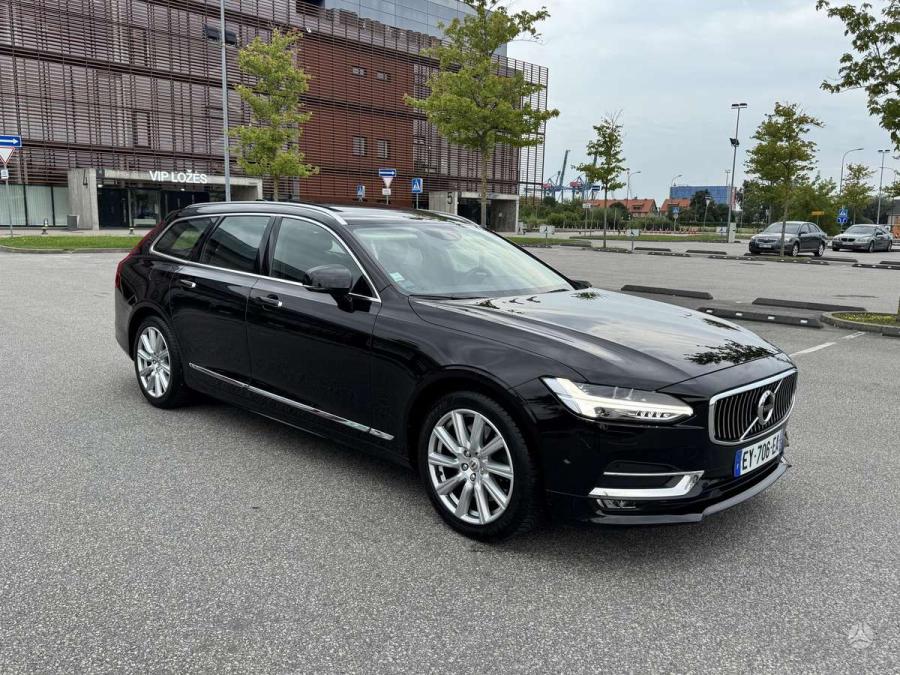 Black Volvo V90 2018 in Klaipeda, with an engine capacity of 2.00 L and mileage of 200 thousand km for 15500 €, photo 3 on AUTOMOTO.COM.LV
