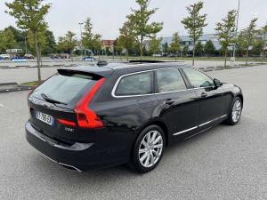 Black Volvo V90 2018 in Klaipeda, with an engine capacity of 2.00 L and mileage of 200 thousand km for 15500 €, photo 6 on AUTOMOTO.COM.LV