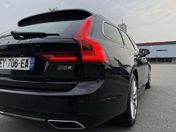 Melns Volvo V90 2018 Klaipėda, ar dzinēja tilpumu 2.00 L un nobraukumu 200 tūkst. km par 15500 €, foto 7 vietnē AUTOMOTO.COM.LV