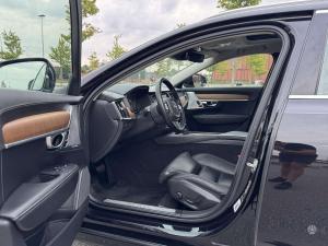 Black Volvo V90 2018 in Klaipeda, with an engine capacity of 2.00 L and mileage of 200 thousand km for 15500 €, photo 13 on AUTOMOTO.COM.LV