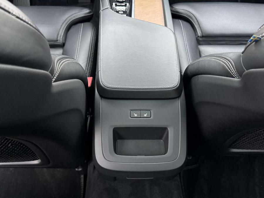 Black Volvo V90 2018 in Klaipeda, with an engine capacity of 2.00 L and mileage of 200 thousand km for 15500 €, photo 30 on AUTOMOTO.COM.LV
