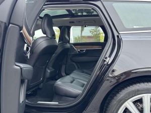 Black Volvo V90 2018 in Klaipeda, with an engine capacity of 2.00 L and mileage of 200 thousand km for 15500 €, photo 31 on AUTOMOTO.COM.LV