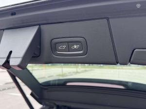 Black Volvo V90 2018 in Klaipeda, with an engine capacity of 2.00 L and mileage of 200 thousand km for 15500 €, photo 33 on AUTOMOTO.COM.LV