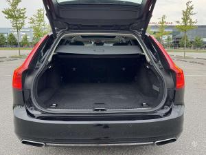 Black Volvo V90 2018 in Klaipeda, with an engine capacity of 2.00 L and mileage of 200 thousand km for 15500 €, photo 35 on AUTOMOTO.COM.LV