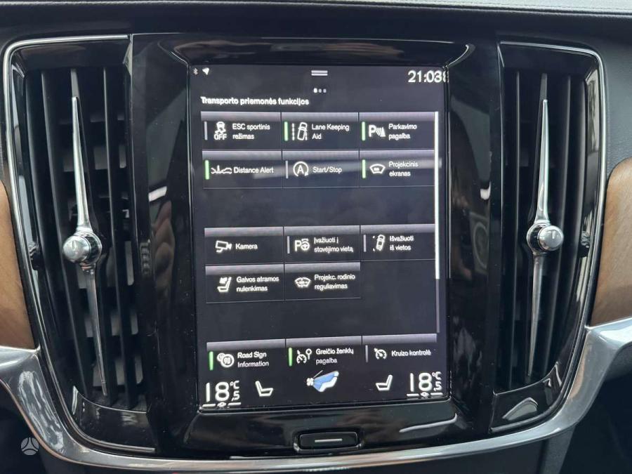 Black Volvo V90 2018 in Klaipeda, with an engine capacity of 2.00 L and mileage of 200 thousand km for 15500 €, photo 43 on AUTOMOTO.COM.LV