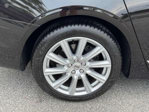 Black Volvo V90 2018 in Klaipeda, with an engine capacity of 2.00 L and mileage of 200 thousand km for 15500 €, photo 46 on AUTOMOTO.COM.LV