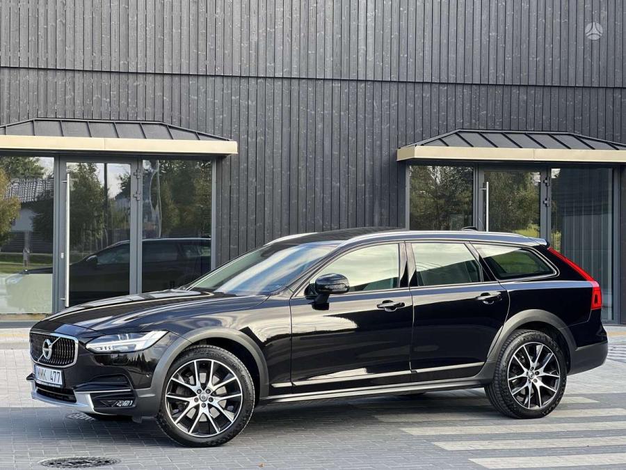 Melns Volvo V90 2018 Šauļi, ar dzinēja tilpumu 1.97 L un nobraukumu 102 tūkst. km par 24990 €, foto 4 vietnē AUTOMOTO.COM.LV