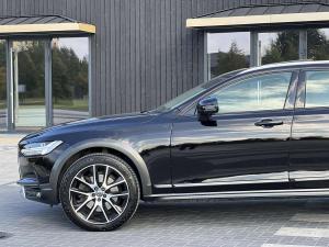 Melns Volvo V90 2018 Šauļi, ar dzinēja tilpumu 1.97 L un nobraukumu 102 tūkst. km par 24990 €, foto 5 vietnē AUTOMOTO.COM.LV