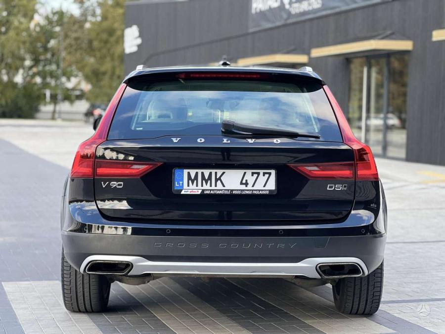 Melns Volvo V90 2018 Šauļi, ar dzinēja tilpumu 1.97 L un nobraukumu 102 tūkst. km par 24990 €, foto 9 vietnē AUTOMOTO.COM.LV