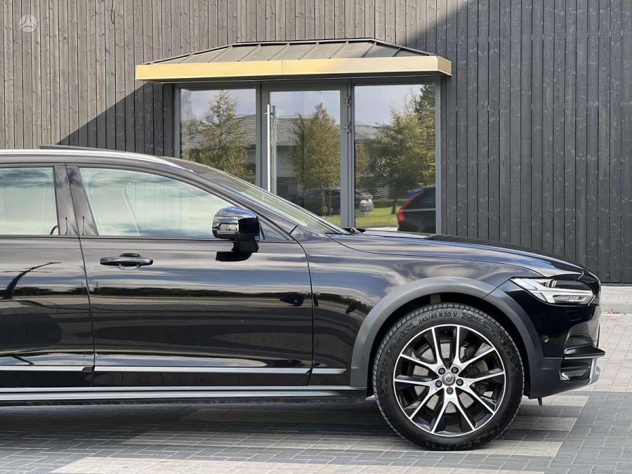 Melns Volvo V90 2018 Šauļi, ar dzinēja tilpumu 1.97 L un nobraukumu 102 tūkst. km par 24990 €, foto 12 vietnē AUTOMOTO.COM.LV