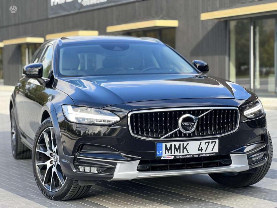 Melns Volvo V90 2018 Šauļi, ar dzinēja tilpumu 1.97 L un nobraukumu 102 tūkst. km par 24990 €, foto 14 vietnē AUTOMOTO.COM.LV