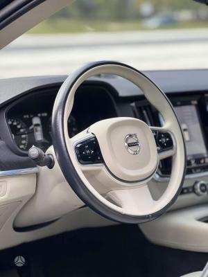 Melns Volvo V90 2018 Šauļi, ar dzinēja tilpumu 1.97 L un nobraukumu 102 tūkst. km par 24990 €, foto 19 vietnē AUTOMOTO.COM.LV
