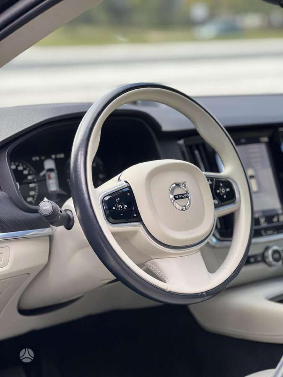 Melns Volvo V90 2018 Šauļi, ar dzinēja tilpumu 1.97 L un nobraukumu 102 tūkst. km par 24990 €, foto 19 vietnē AUTOMOTO.COM.LV