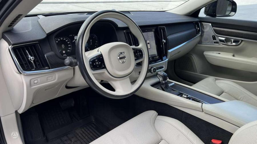 Melns Volvo V90 2018 Šauļi, ar dzinēja tilpumu 1.97 L un nobraukumu 102 tūkst. km par 24990 €, foto 21 vietnē AUTOMOTO.COM.LV