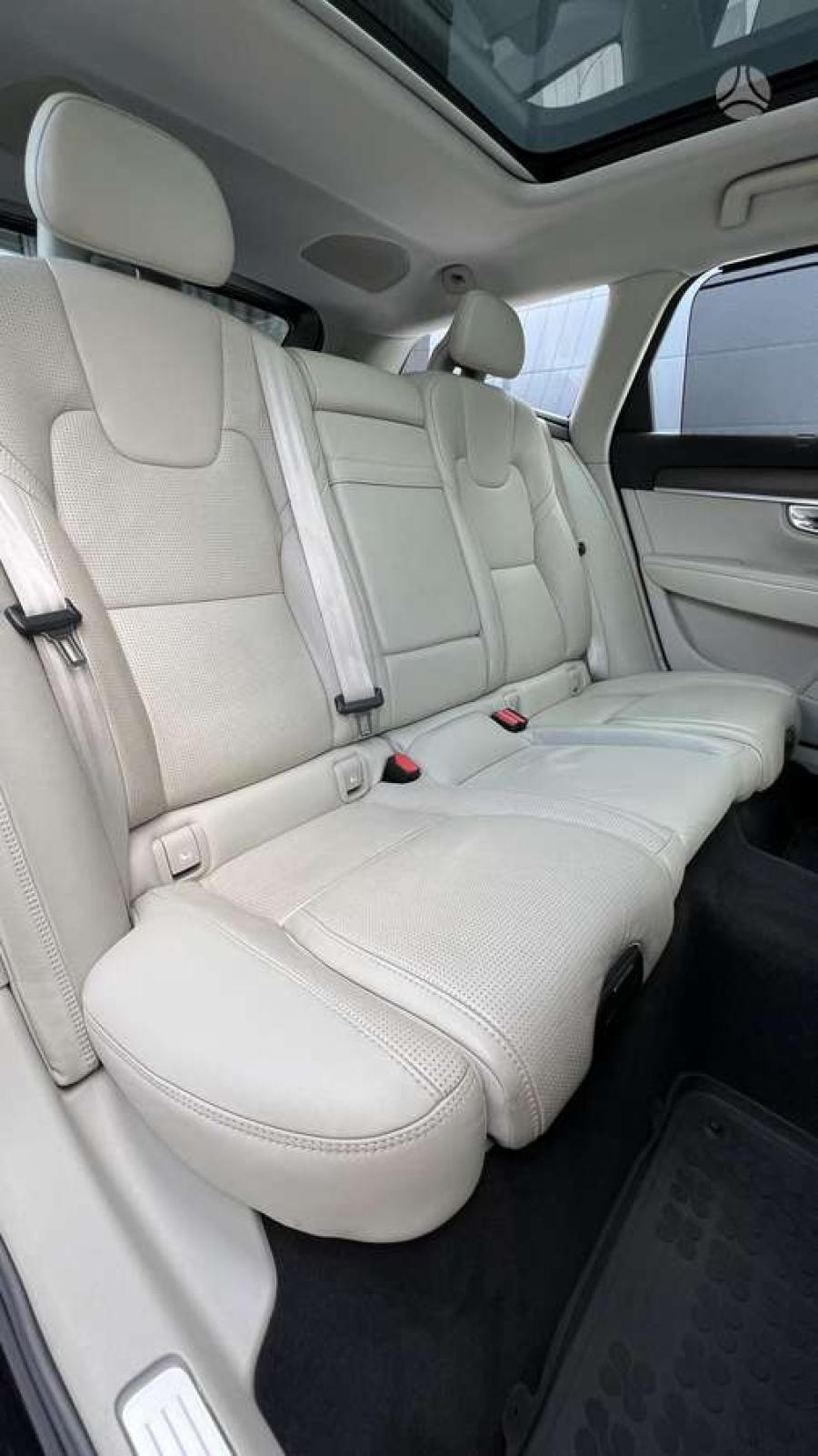 Melns Volvo V90 2018 Šauļi, ar dzinēja tilpumu 1.97 L un nobraukumu 102 tūkst. km par 24990 €, foto 24 vietnē AUTOMOTO.COM.LV