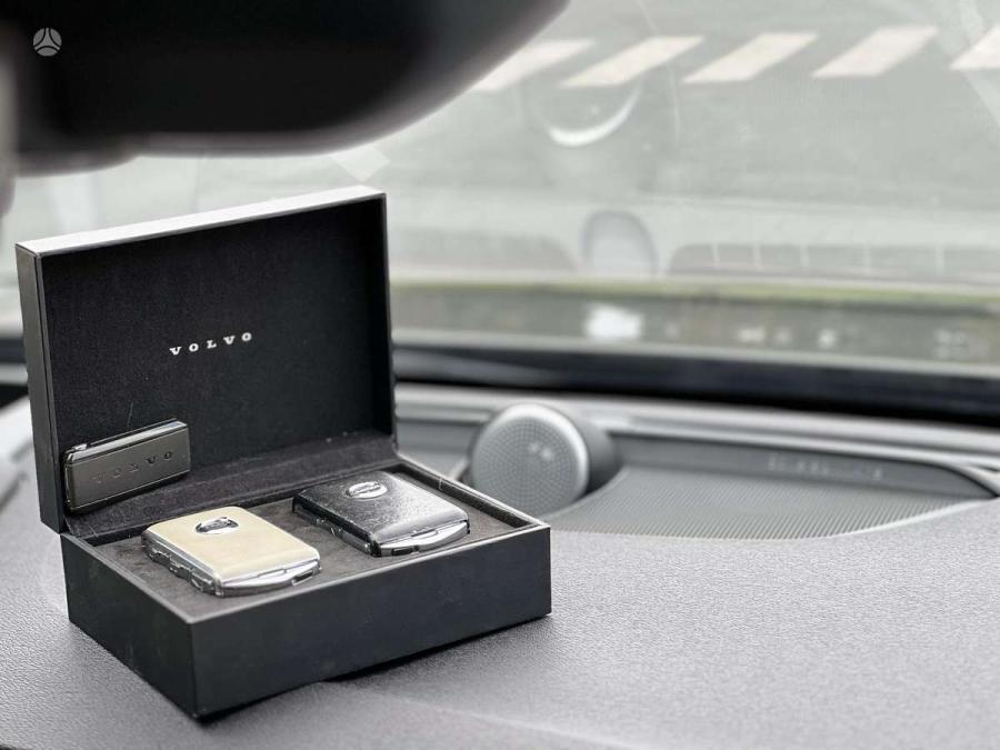 Melns Volvo V90 2018 Šauļi, ar dzinēja tilpumu 1.97 L un nobraukumu 102 tūkst. km par 24990 €, foto 30 vietnē AUTOMOTO.COM.LV