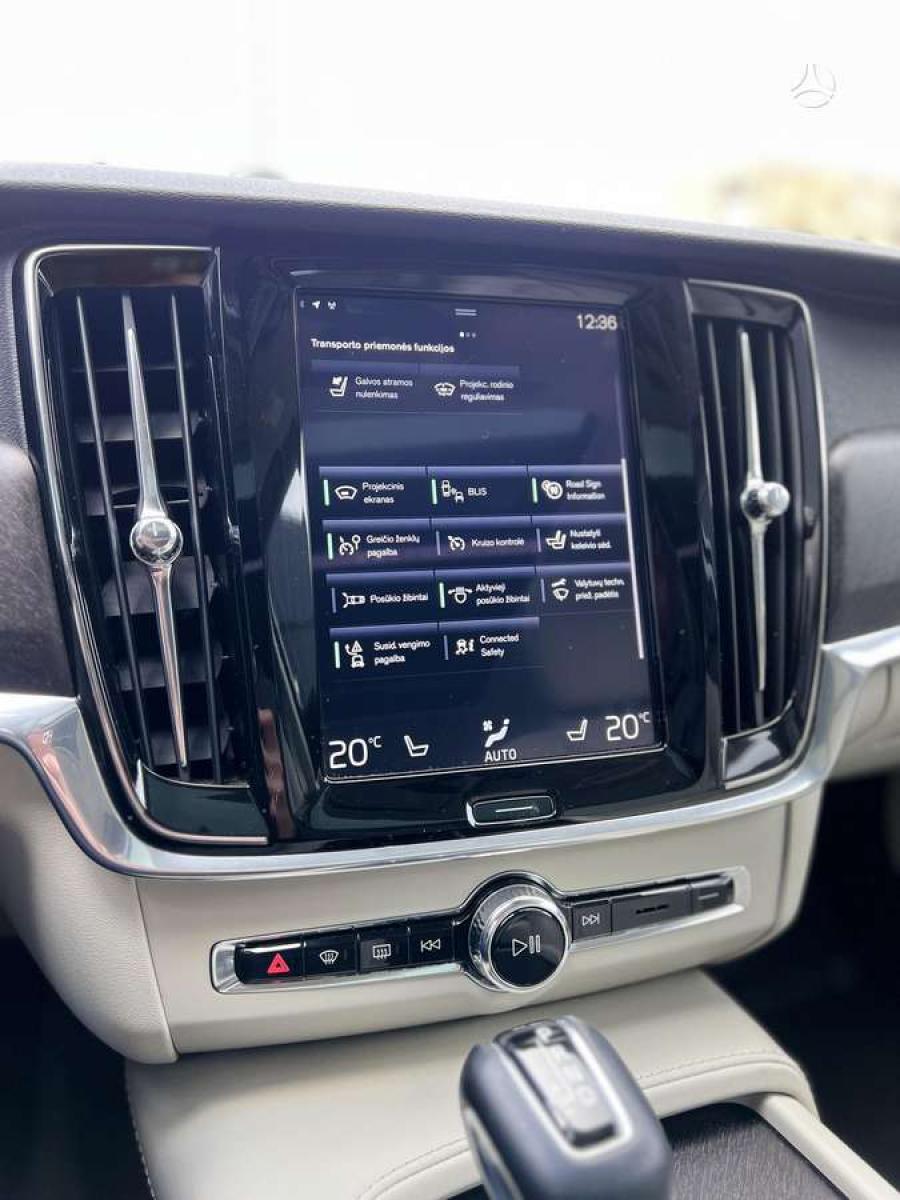 Melns Volvo V90 2018 Šauļi, ar dzinēja tilpumu 1.97 L un nobraukumu 102 tūkst. km par 24990 €, foto 32 vietnē AUTOMOTO.COM.LV