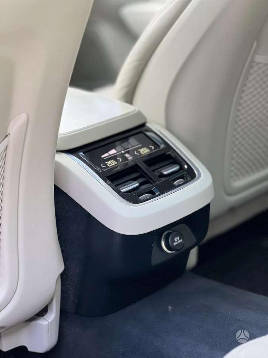 Melns Volvo V90 2018 Šauļi, ar dzinēja tilpumu 1.97 L un nobraukumu 102 tūkst. km par 24990 €, foto 40 vietnē AUTOMOTO.COM.LV