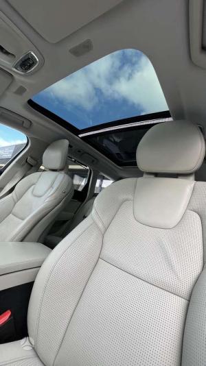 Melns Volvo V90 2018 Šauļi, ar dzinēja tilpumu 1.97 L un nobraukumu 102 tūkst. km par 24990 €, foto 41 vietnē AUTOMOTO.COM.LV