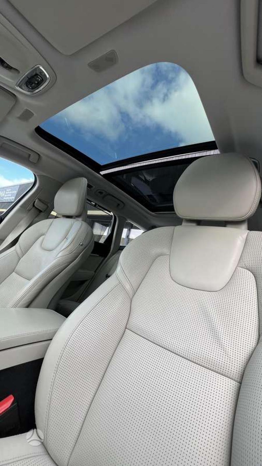 Melns Volvo V90 2018 Šauļi, ar dzinēja tilpumu 1.97 L un nobraukumu 102 tūkst. km par 24990 €, foto 41 vietnē AUTOMOTO.COM.LV