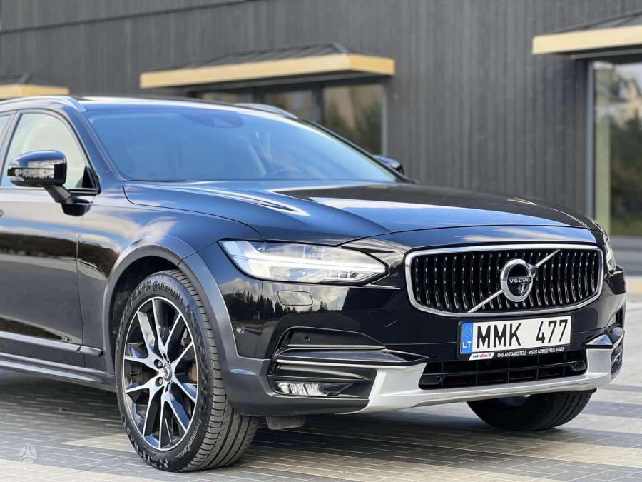 Melns Volvo V90 2018 Šauļi, ar dzinēja tilpumu 1.97 L un nobraukumu 102 tūkst. km par 24990 €, foto 44 vietnē AUTOMOTO.COM.LV