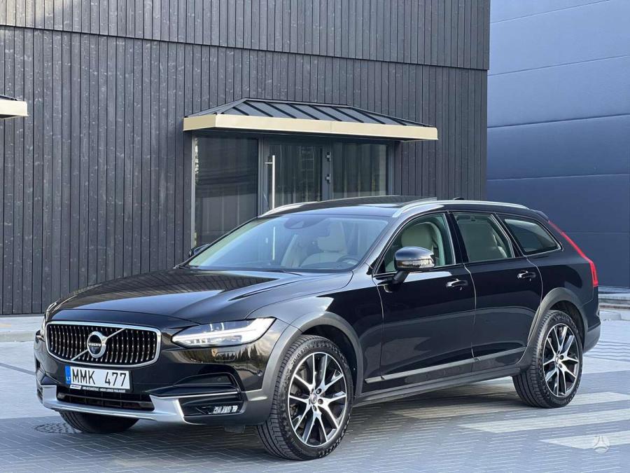 Melns Volvo V90 2018 Šauļi, ar dzinēja tilpumu 1.97 L un nobraukumu 102 tūkst. km par 24990 €, foto 48 vietnē AUTOMOTO.COM.LV