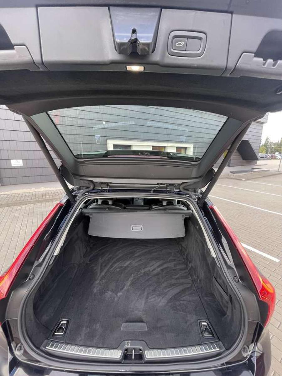Melns Volvo V90 2018 Kauņa, ar dzinēja tilpumu 1.97 L un nobraukumu 240 tūkst. km par 12500 €, foto 10 vietnē AUTOMOTO.COM.LV