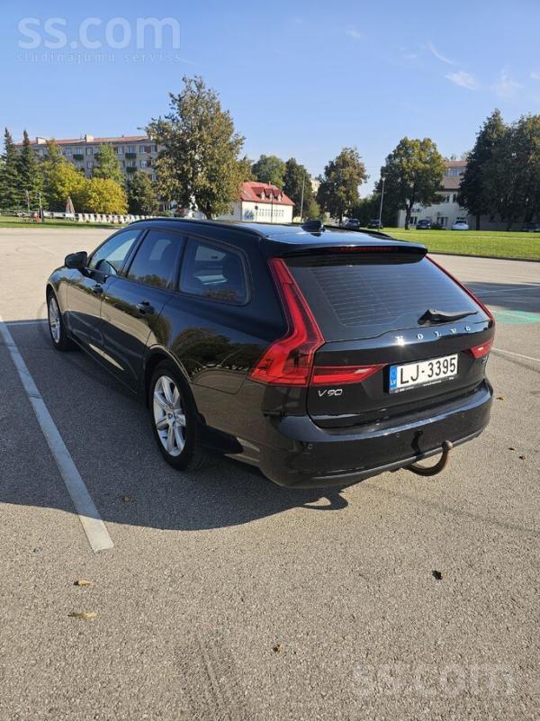 Melns Volvo V90 2018 Aizkraukle, ar dzinēja tilpumu 2.00 L un nobraukumu 226 tūkst. km par 13600 €, foto 1 vietnē AUTOMOTO.COM.LV