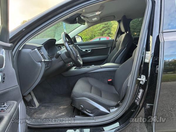 Volvo V90 2018 Tallina vietnē Melns Volvo V90 2018 Tallina, ar dzinēja tilpumu 2.00 L un nobraukumu 159 tūkst. km par 18500 €, foto 8 vietnē AUTOMOTO.COM.LV