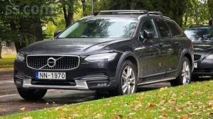 Melns Volvo V90 2018 Rīga, ar dzinēja tilpumu 2.00 L un nobraukumu 332 tūkst. km par 16661 €, foto  vietnē AUTOMOTO.COM.LV