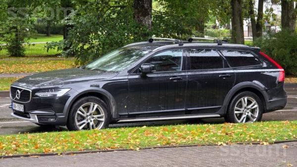 Volvo V90 2018 Rīga vietnē Melns Volvo V90 2018 Rīga, ar dzinēja tilpumu 2.00 L un nobraukumu 332 tūkst. km par 16661 €, foto 3 vietnē AUTOMOTO.COM.LV