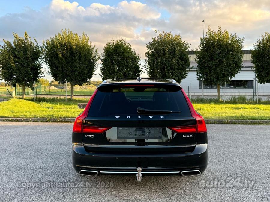 Black Volvo V90 2018 in Tartu, with an engine capacity of 2.00 L and mileage of 109 thousand km for 21500 €, photo 6 on AUTOMOTO.COM.LV