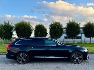 Black Volvo V90 2018 in Tartu, with an engine capacity of 2.00 L and mileage of 109 thousand km for 21500 €, photo 8 on AUTOMOTO.COM.LV