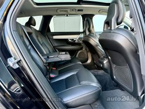 Black Volvo V90 2018 in Tartu, with an engine capacity of 2.00 L and mileage of 109 thousand km for 21500 €, photo 15 on AUTOMOTO.COM.LV