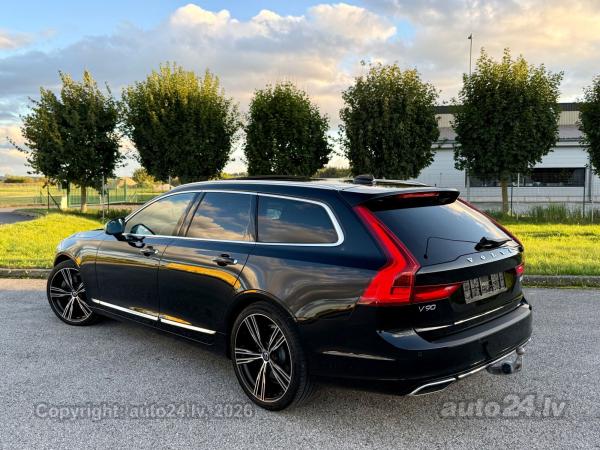 Volvo V90 2018 Tartu vietnē Melns Volvo V90 2018 Tartu, ar dzinēja tilpumu 2.00 L un nobraukumu 109 tūkst. km par 21500 €, foto 7 vietnē AUTOMOTO.COM.LV
