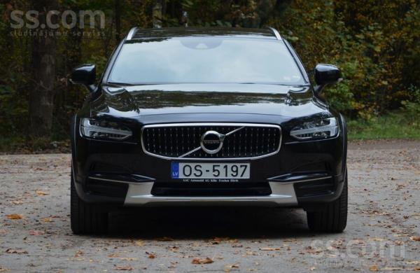 Melns Volvo V90 2018 Rīga, ar dzinēja tilpumu 2.00 L un nobraukumu 210 tūkst. km par 17390 €, foto 3 vietnē AUTOMOTO.COM.LV