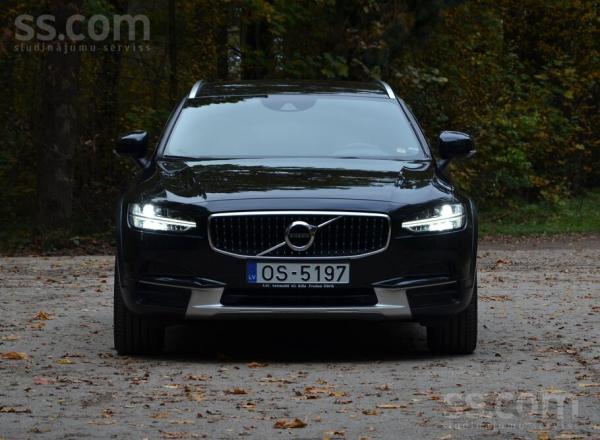 Melns Volvo V90 2018 Rīga, ar dzinēja tilpumu 2.00 L un nobraukumu 210 tūkst. km par 17390 €, foto 5 vietnē AUTOMOTO.COM.LV