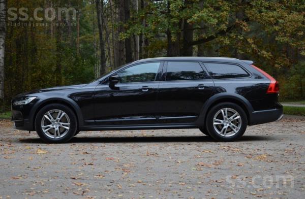 Melns Volvo V90 2018 Rīga, ar dzinēja tilpumu 2.00 L un nobraukumu 210 tūkst. km par 17390 €, foto 7 vietnē AUTOMOTO.COM.LV
