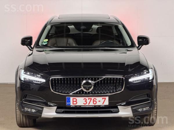 Black Volvo V90 2018 in Jurmala, with an engine capacity of 2.00 L and mileage of 263 thousand km for 19750 €, photo 5 on AUTOMOTO.COM.LV